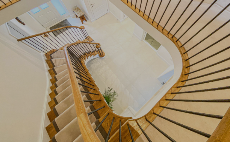 Oak Curved Staircase - Pinnacle Joinery Ltd